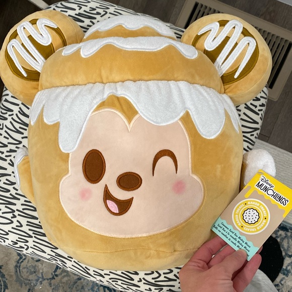 Disney | Toys | 5 Disney Munchlings Cinnamon Swirl Bun Mickey Mouse New ...